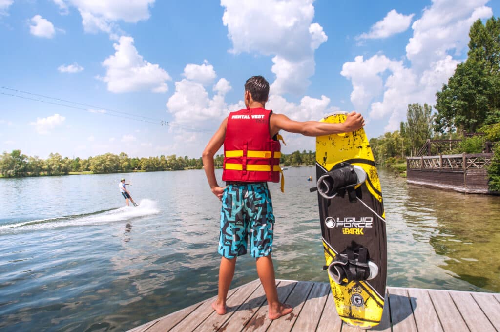 CAMP'in POSES | a stone's throw from the Lery Poses leisure park